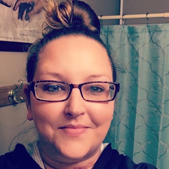 April's Closet (@april_dakin) | Poshmark